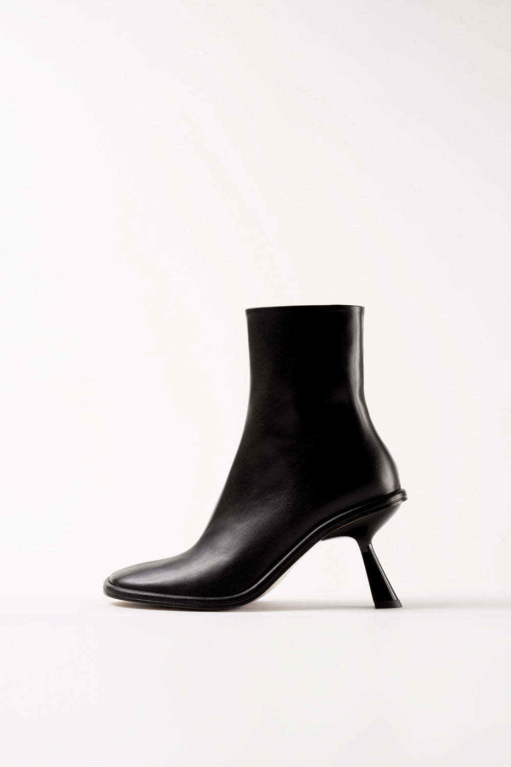 ICONIC – Souliers Martinez ICONIC – Souliers Martinez
